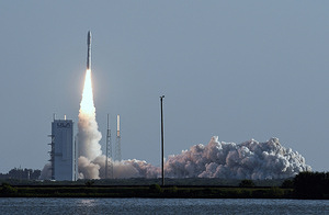 SOPA Images - Gallery - NASA Launches Mars Rover in Cape Canaveral, US