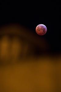 SOPA Images - Gallery - Lunar Eclipse - Blood Moon in Sintra, Portugal