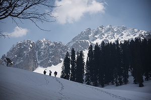 SOPA Images - Gallery - Zabarwan Range Trekking in Srinagar, India