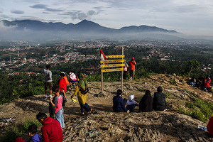 SOPA Images - Gallery - Batu Mountain Nature Tourism Park in Sumedang ...