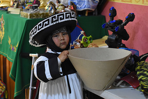 SOPA Images - Gallery - Chinelo's dresses manufacture in Mexico