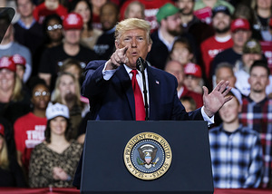 SOPA Images - 图库 - President Donald Trump holds "Merry Christmas" rally ...