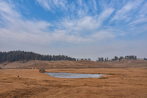SOPA Images - Gallery - Dry Spell leaves World famous ski-resort ...