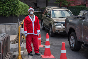 SOPA Images - Gallery - Santa security guards in Bangkok, Thailand