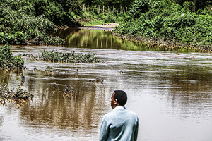 SOPA Images - 图库 - Flooding Njoro river in Nakuru, Kenya