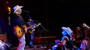 SOPA Images - 图库 - Aaron Halliday closes out his Canada wide Alan ...