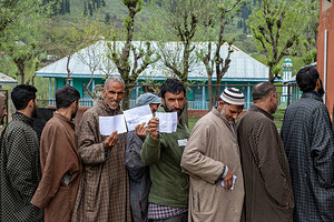 SOPA Images - Gallery - India General Election Fourth Phase in Srinagar